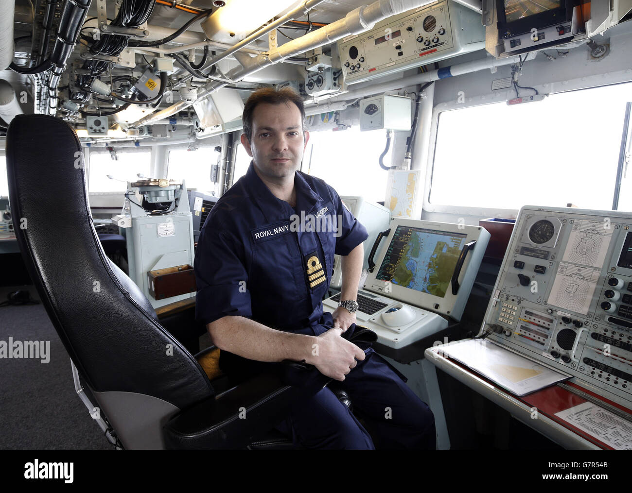 New Royal Navy uniform Stock Photo - Alamy