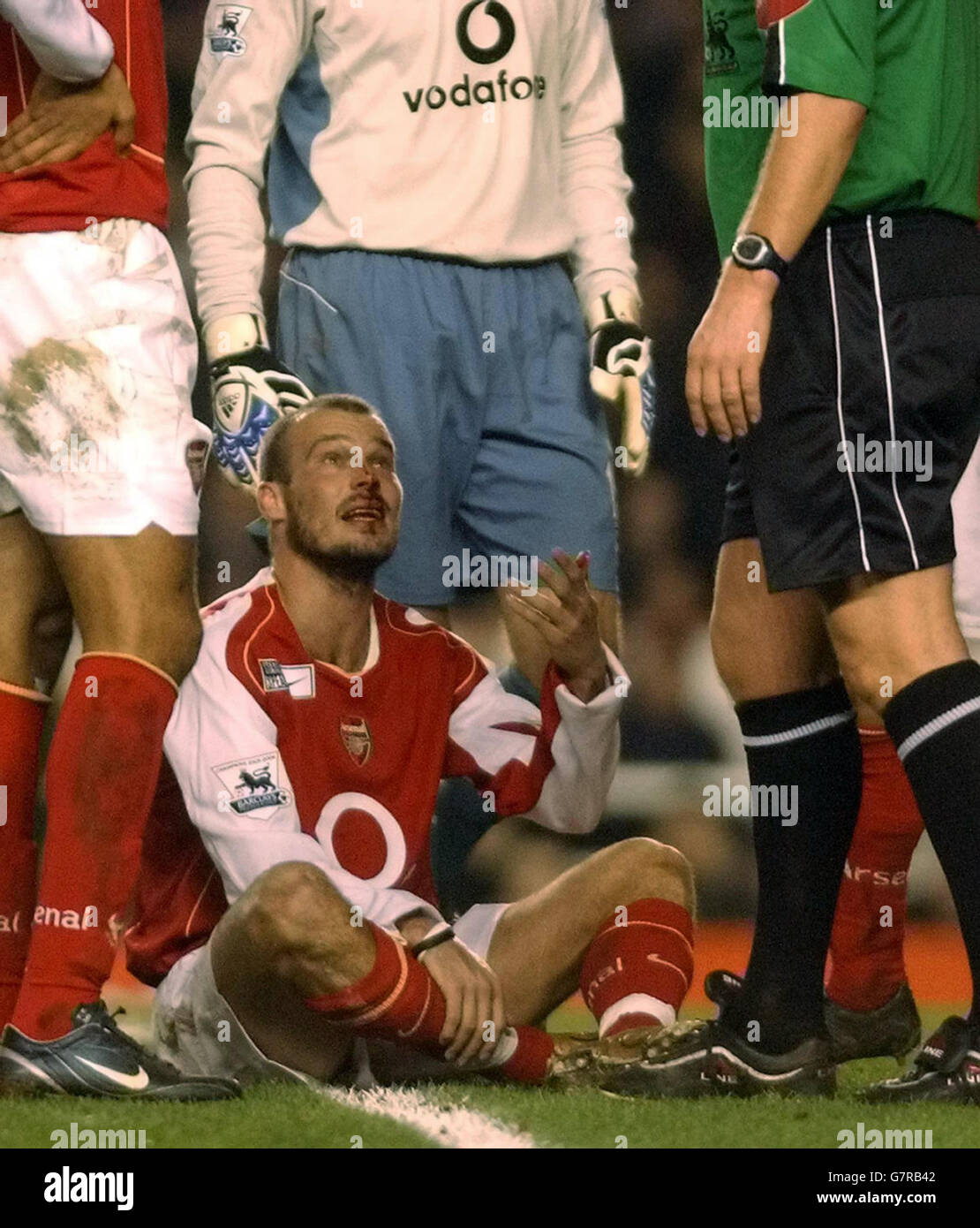 Graham poll premier league referee hi-res stock photography and images ...