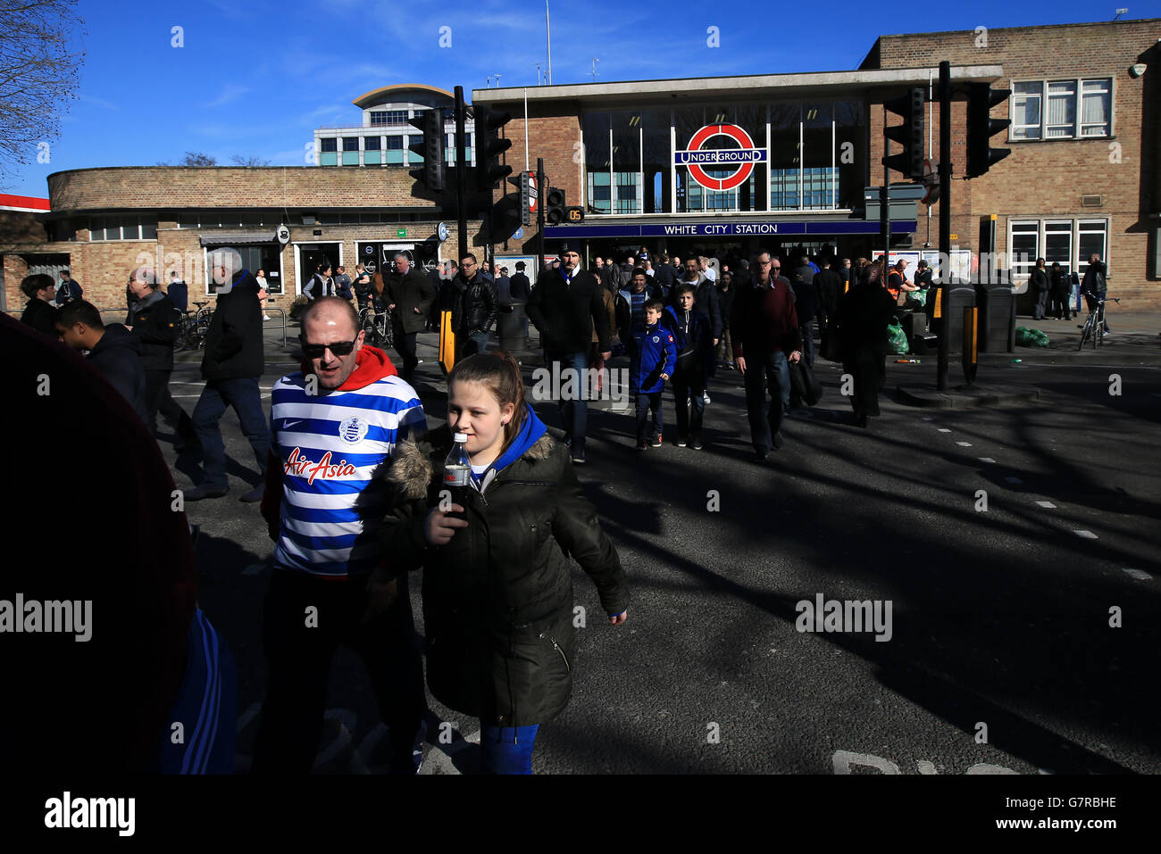 Qpr fans hi-res stock photography and images - Alamy
