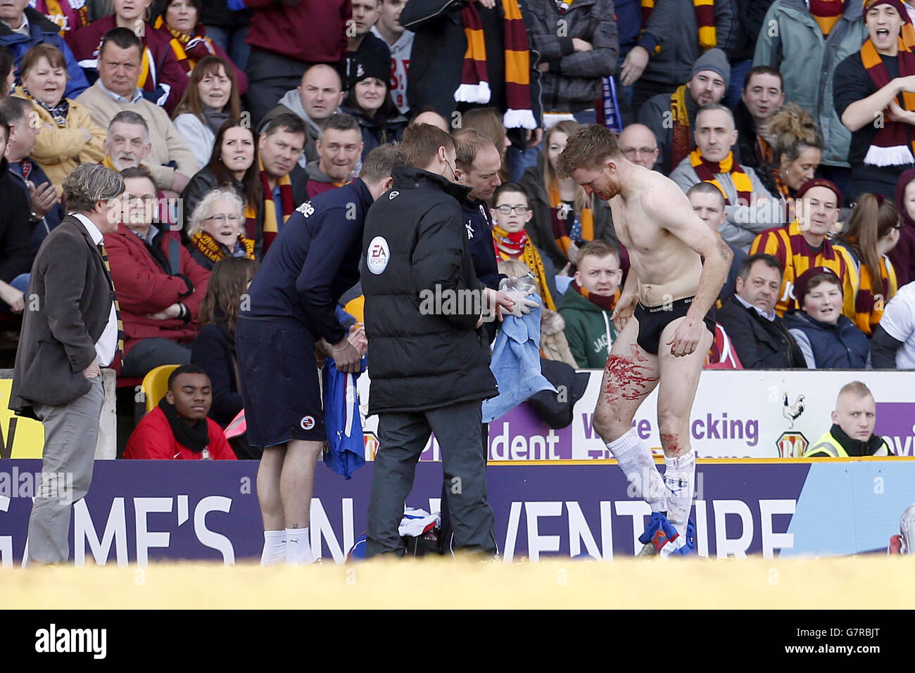 EDITORS NOTE CONTENT Reading's Alex Pearce has to change his kit after ...