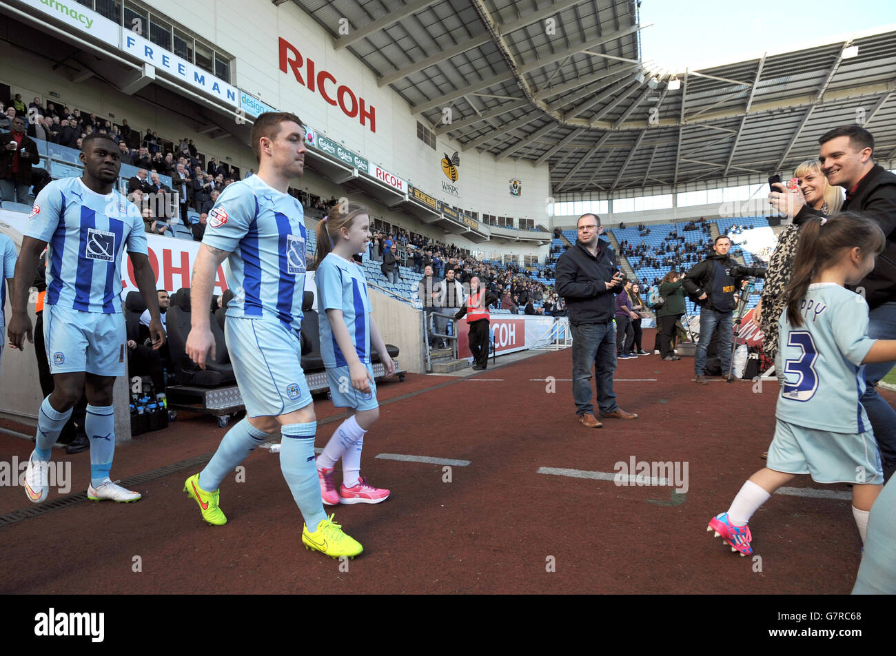 Port vale mascots hi-res stock photography and images - Alamy