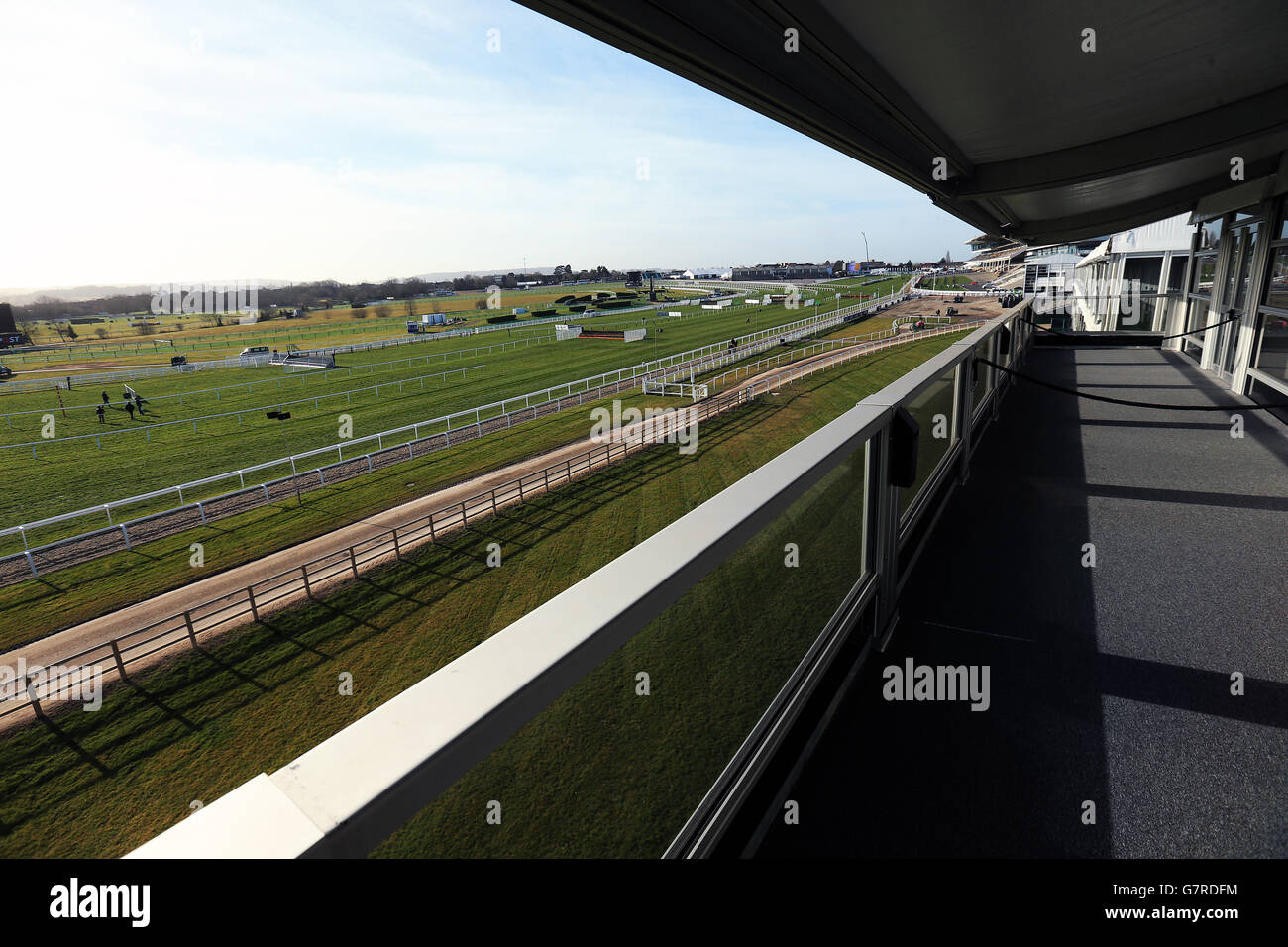 First horseracing races balcony hi-res stock photography and images - Alamy