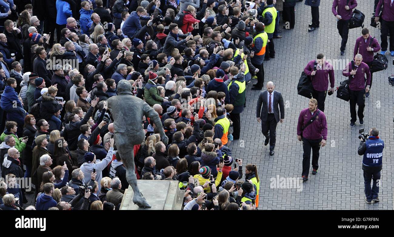 Bus ampics hi-res stock photography and images - Alamy
