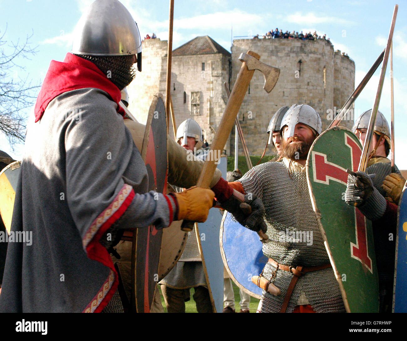 Viking warriors fighting hi-res stock photography and images - Alamy