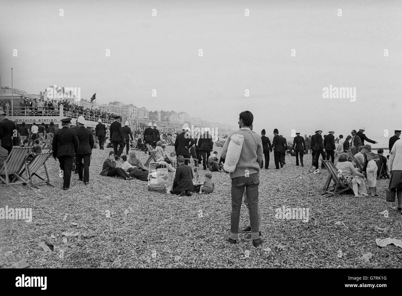 Mods brighton 1964 hi-res stock photography and images - Alamy