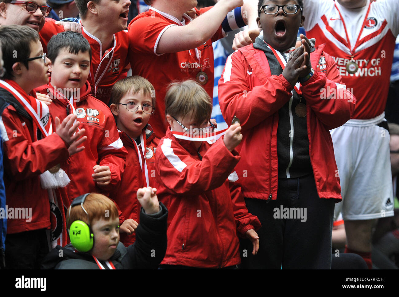 Players and staff from Fulham Badgers, QPR Tigers and Charlton Upbeats ...