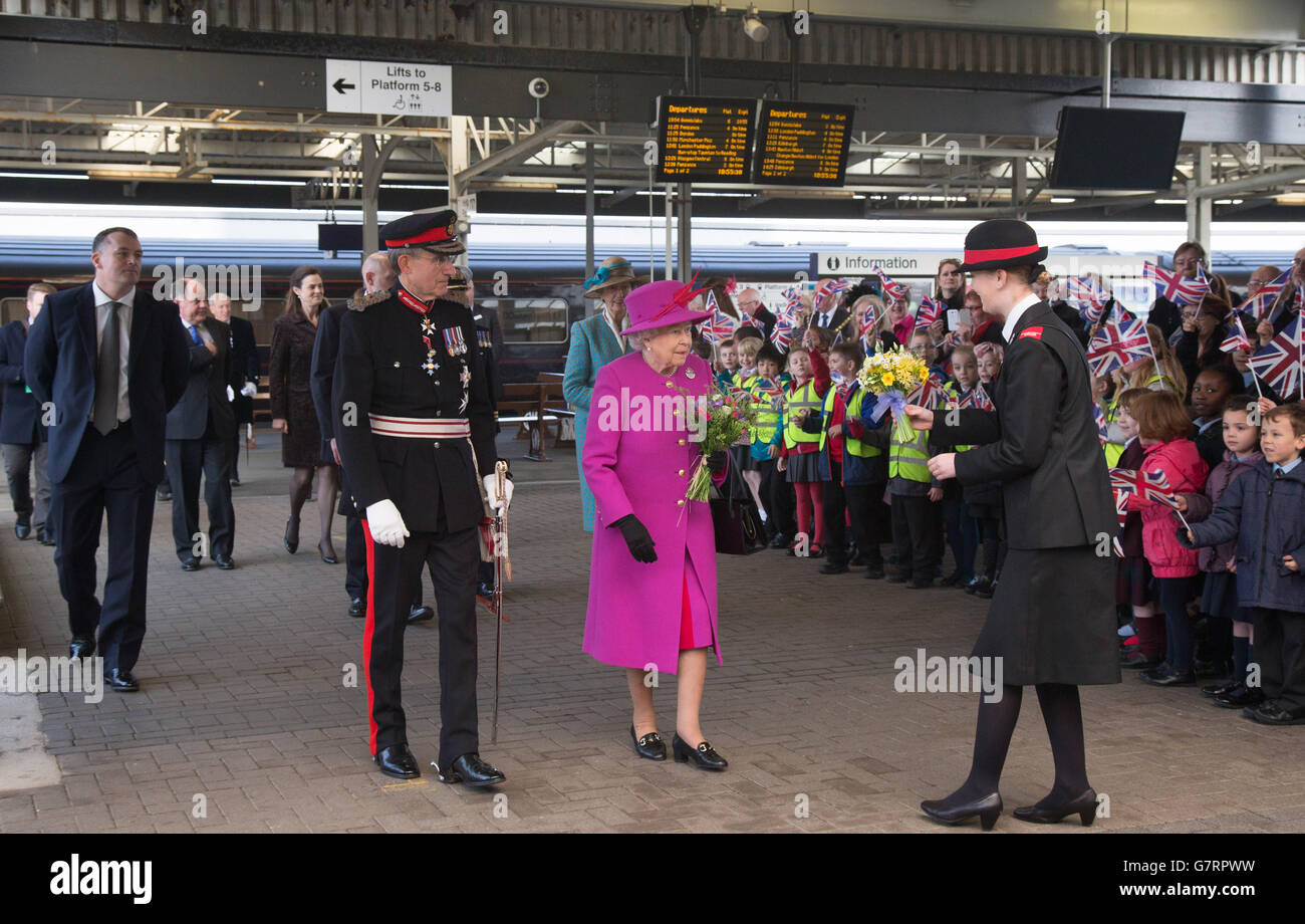 Royal visit to HMS Ocean - HM Naval Base Devonport Stock Photo - Alamy