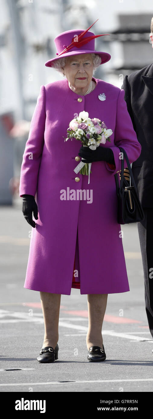Royal visit to HMS Ocean - HM Naval Base Devonport Stock Photo - Alamy