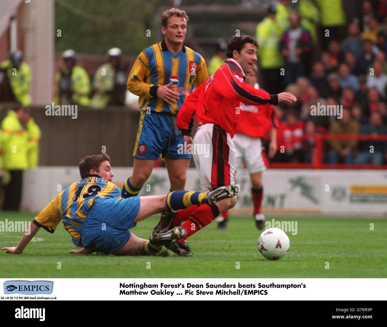 Nottingham forests dean saunders hi-res stock photography and images ...