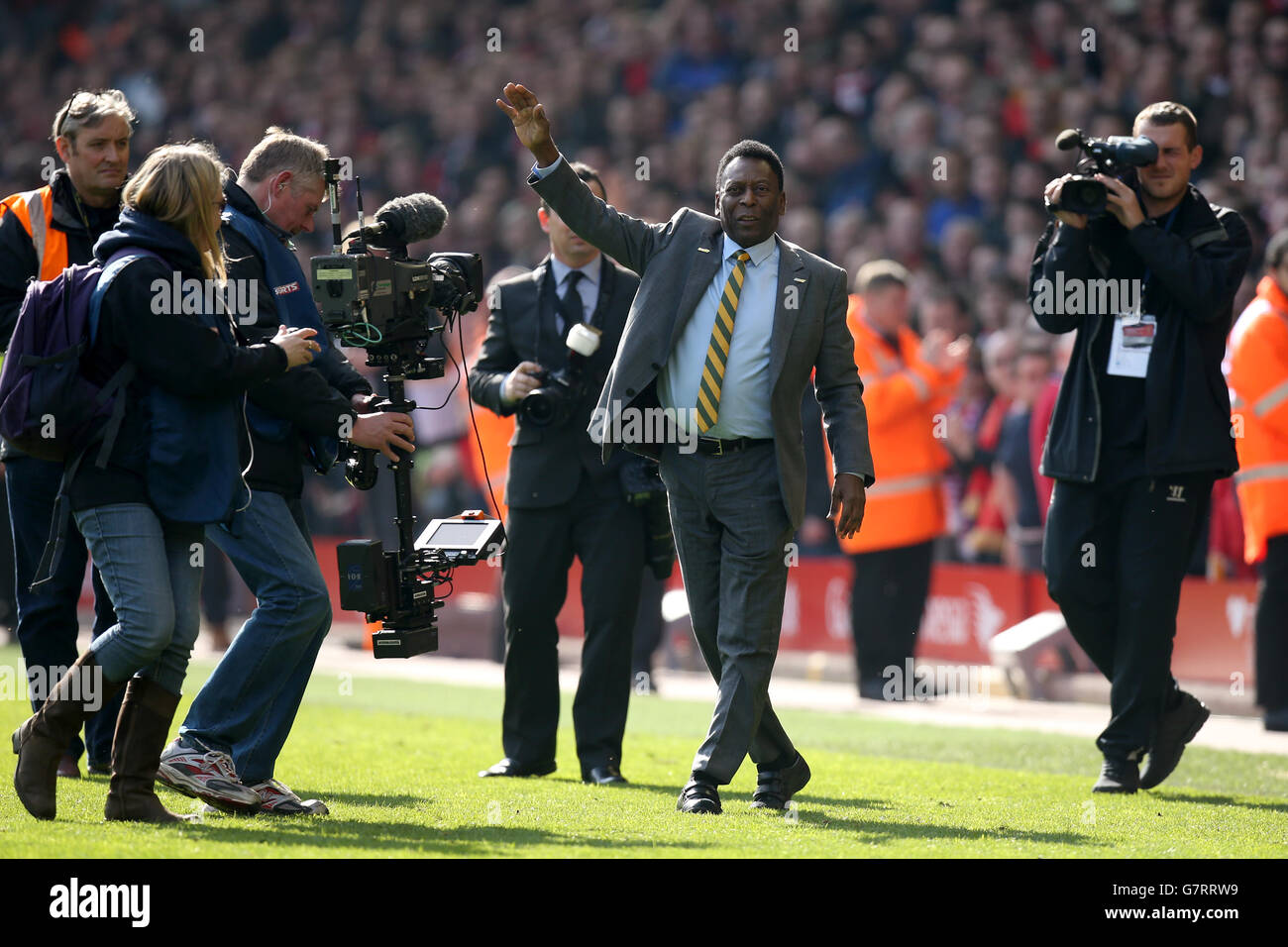 Football full length soccer liverpool hi-res stock photography and ...