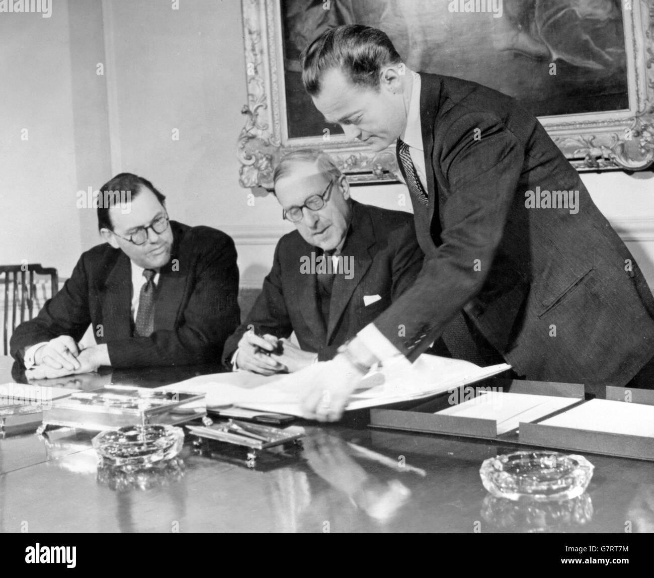 1950s british government Black and White Stock Photos & Images - Alamy