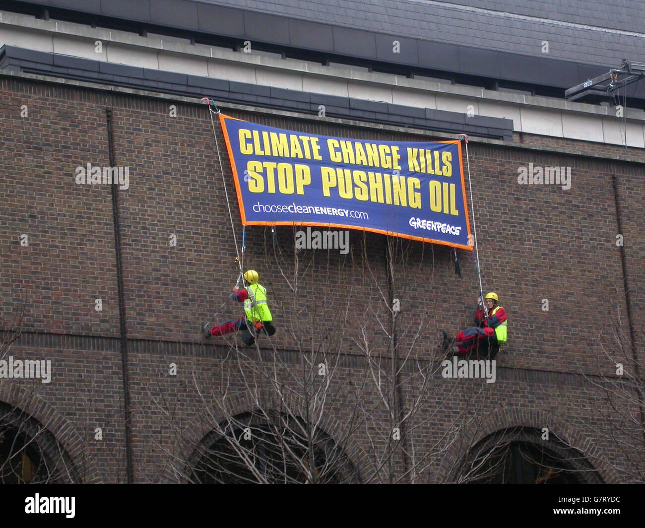 Greenpeace Protest - International Petroleum Exchange Stock Photo - Alamy