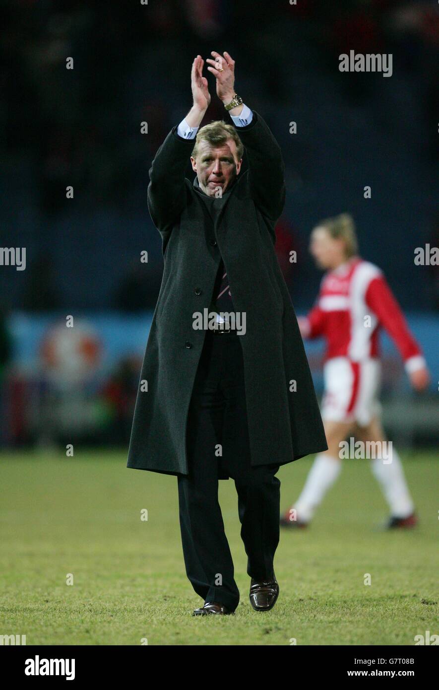 Middlesbrough's manager Steve McClaren acknowledges the fans after the ...