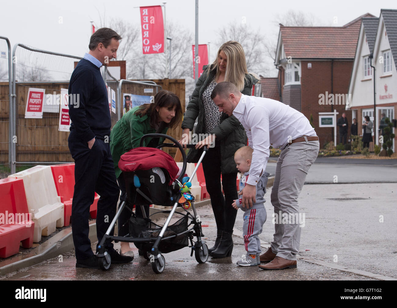 Prime minister David Cameron and his wife Samantha meet first time home ...