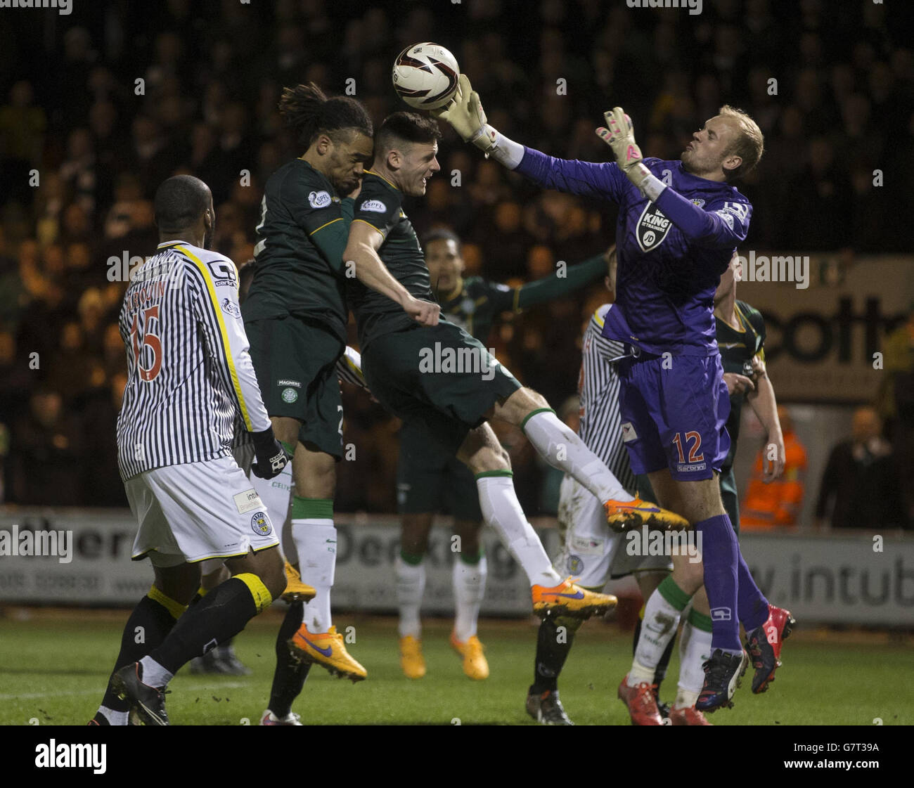 St Mirren Mark Ridgers during the Scottish Premiership match at St ...