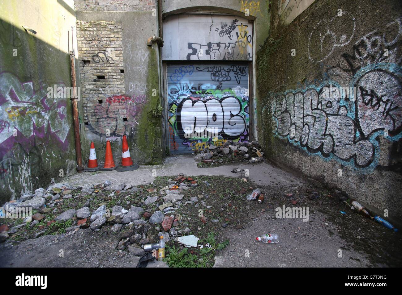 U2 recording studio hi-res stock photography and images - Alamy