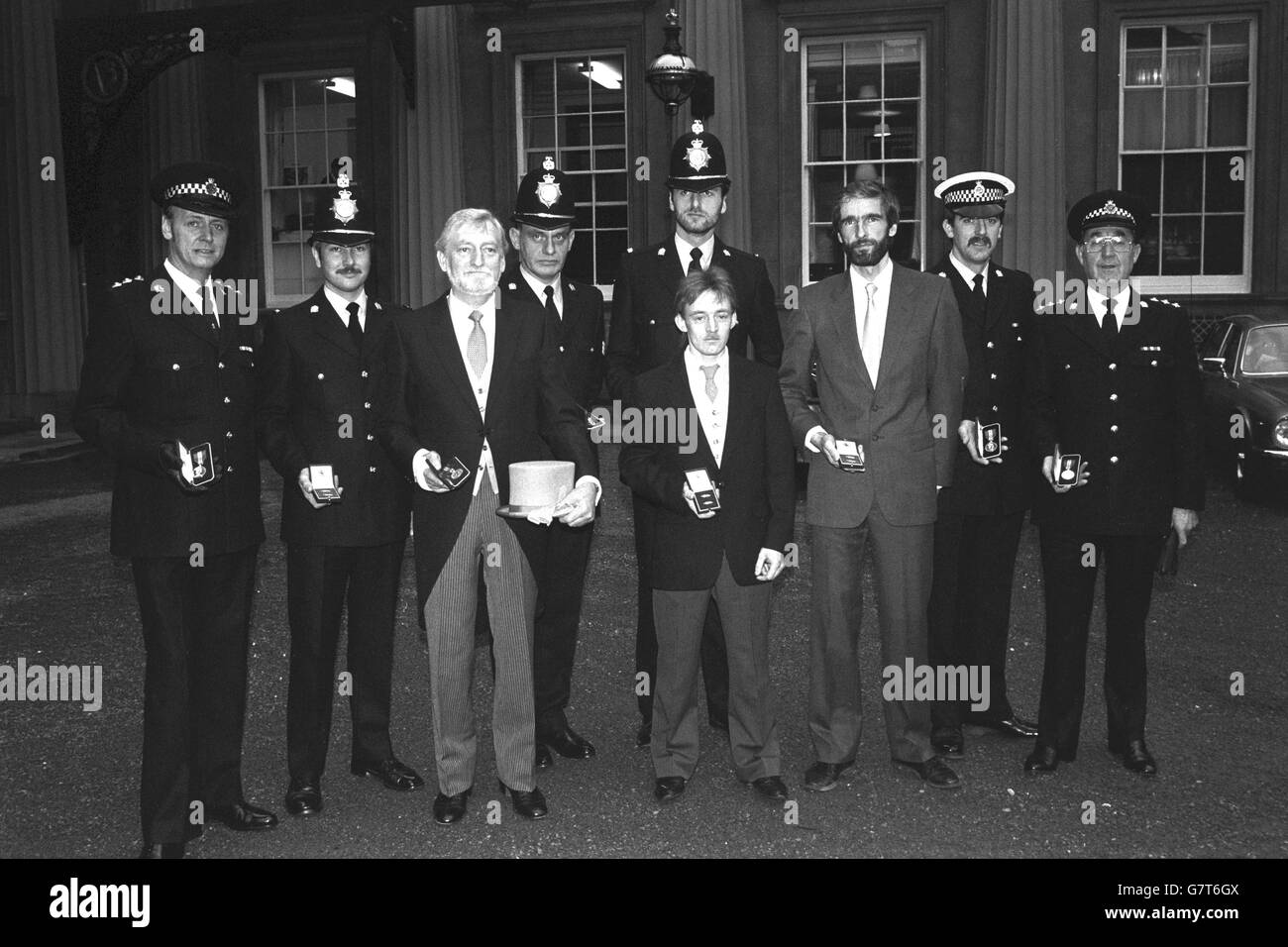 Conduct of police officers Black and White Stock Photos & Images - Alamy