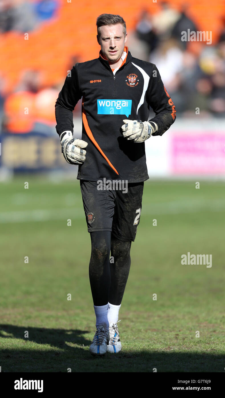 Blackpool goalkeeper elliot parish hi-res stock photography and images ...