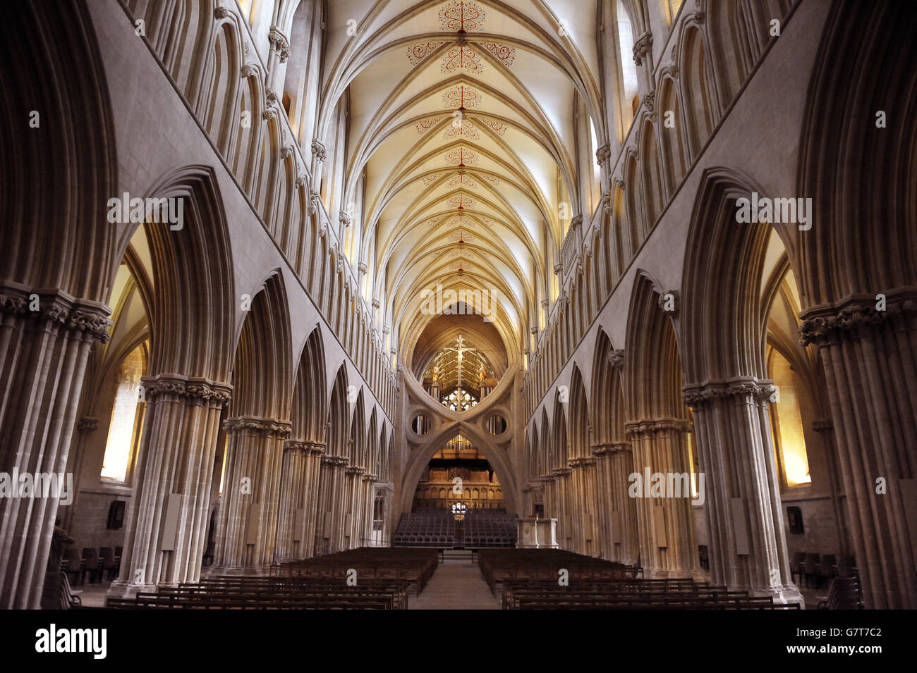 Buildings landmarks wells cathedral hi-res stock photography and images ...