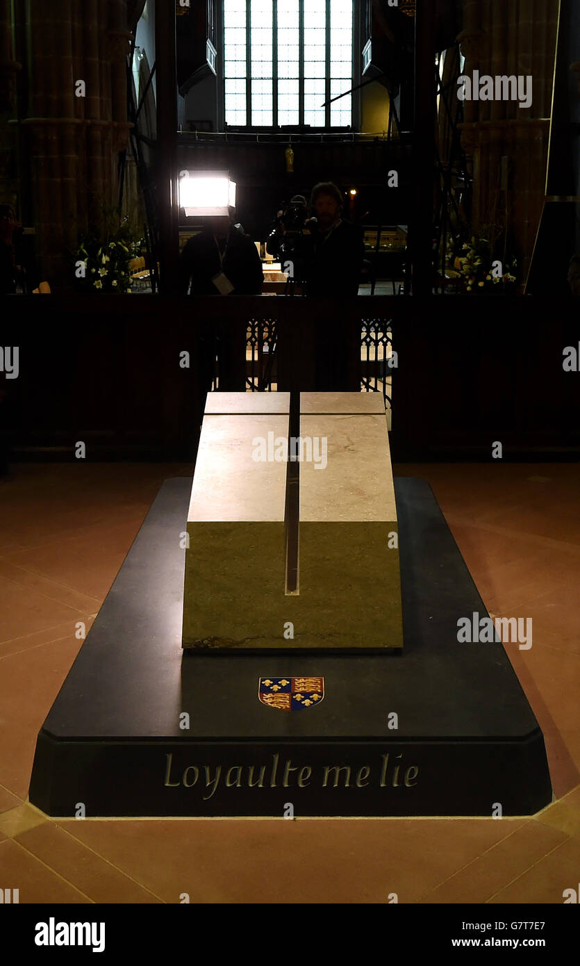 The completed stone tomb of Richard III in Leicester Cathedral ...