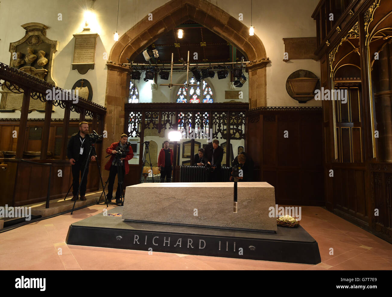 The completed stone tomb of Richard III in Leicester Cathedral ...