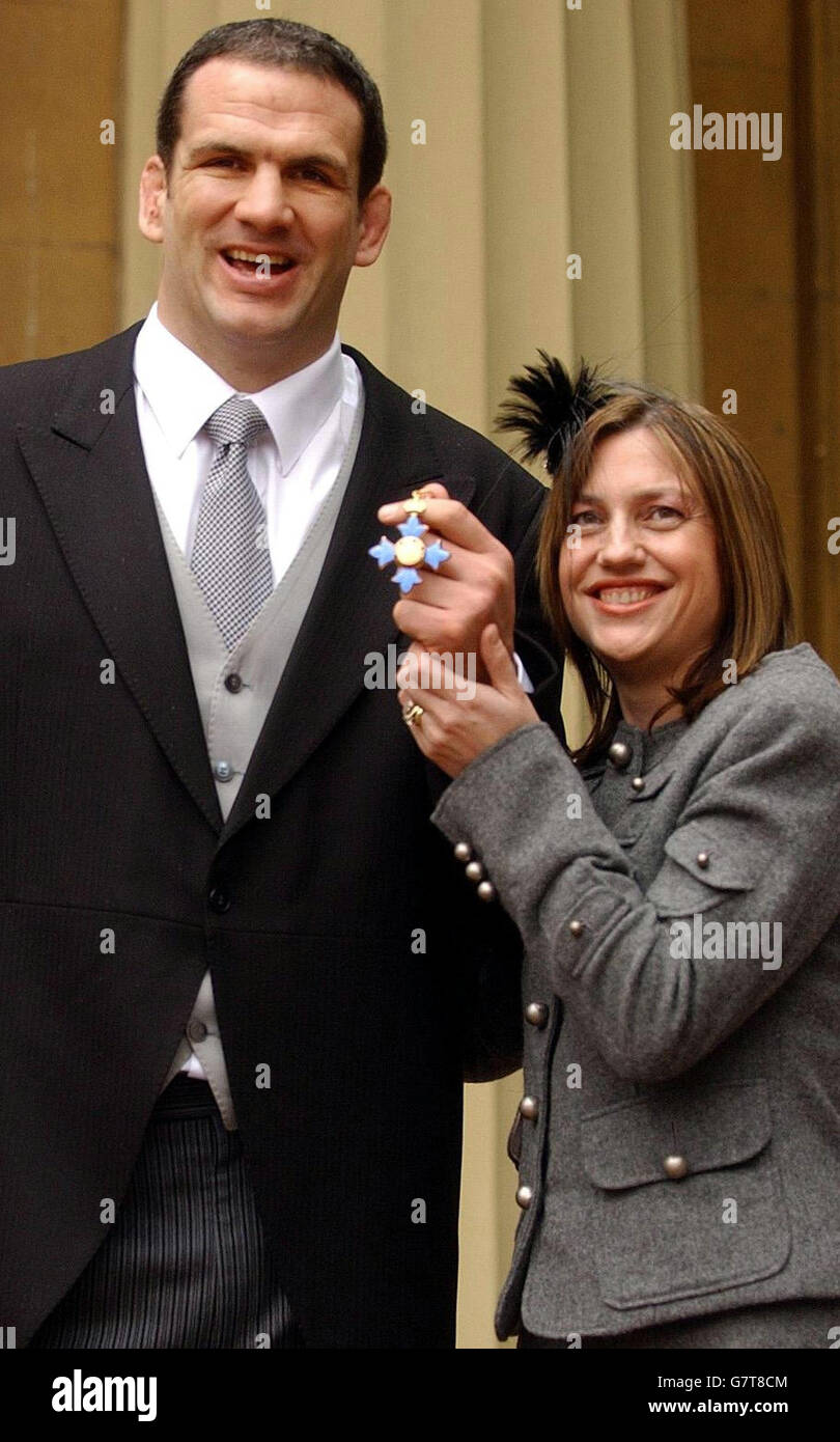 Martin Johnson CBE - Buckingham Palace Stock Photo - Alamy