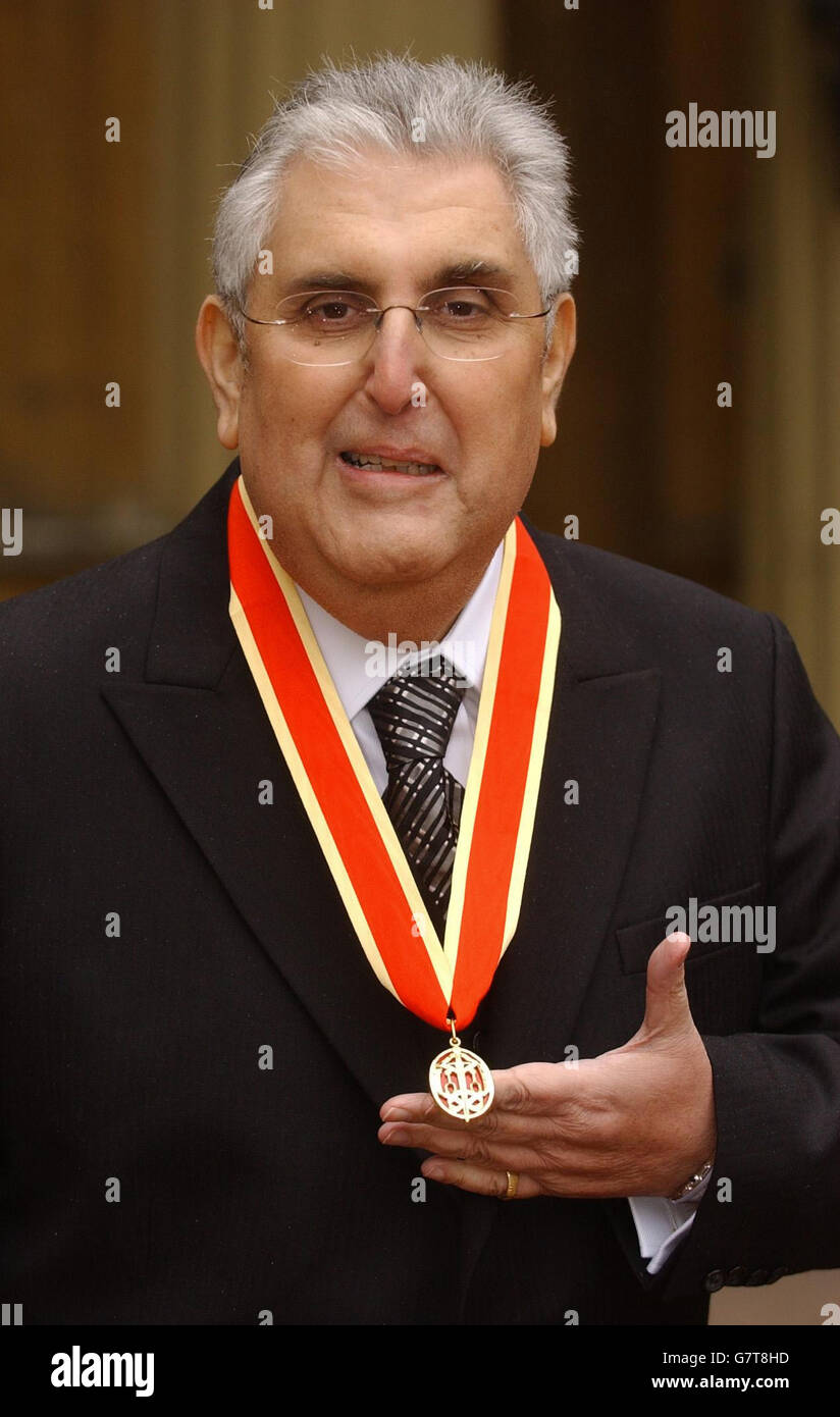 Sir clive bourne hi-res stock photography and images - Alamy