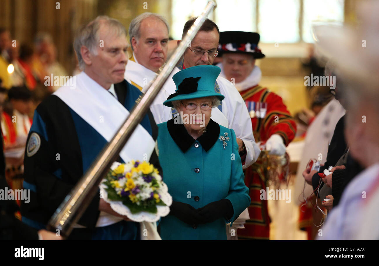 Queen Elizabeth II gives out Royal Maundy money, at Sheffield Cathedral ...
