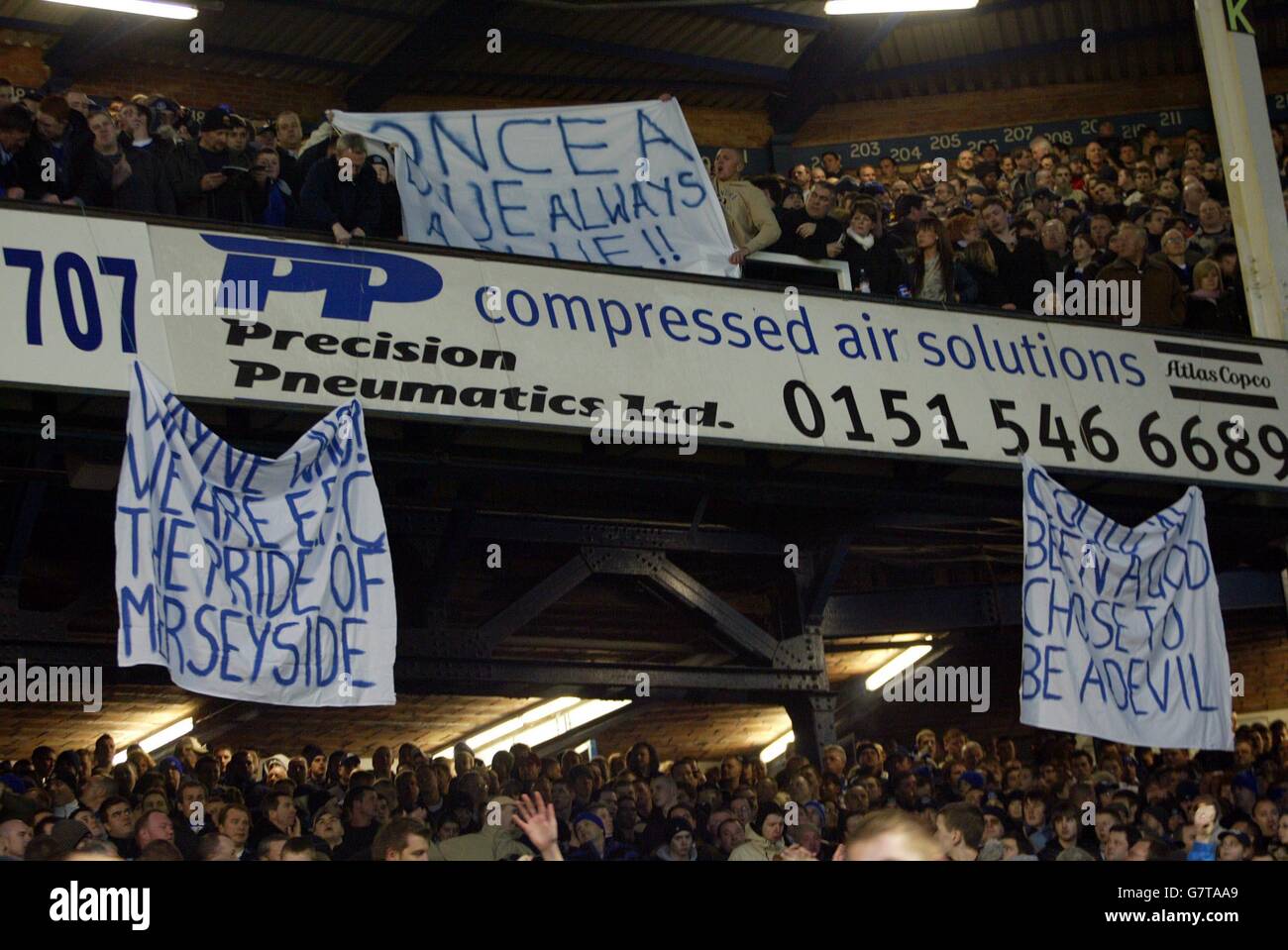 Everton banners hi-res stock photography and images - Alamy