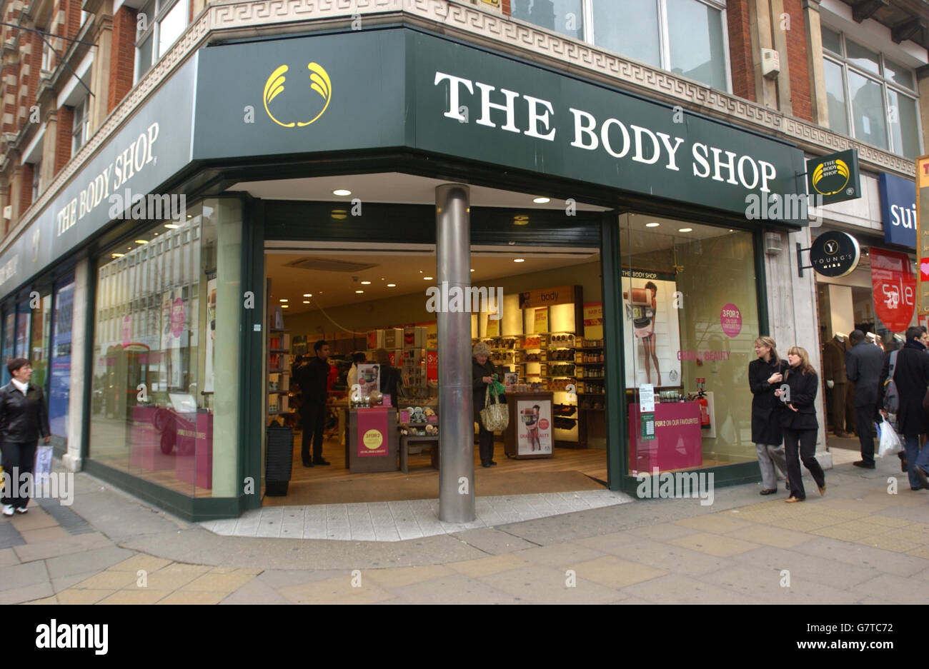 Body shop sign hi-res stock photography and images - Alamy