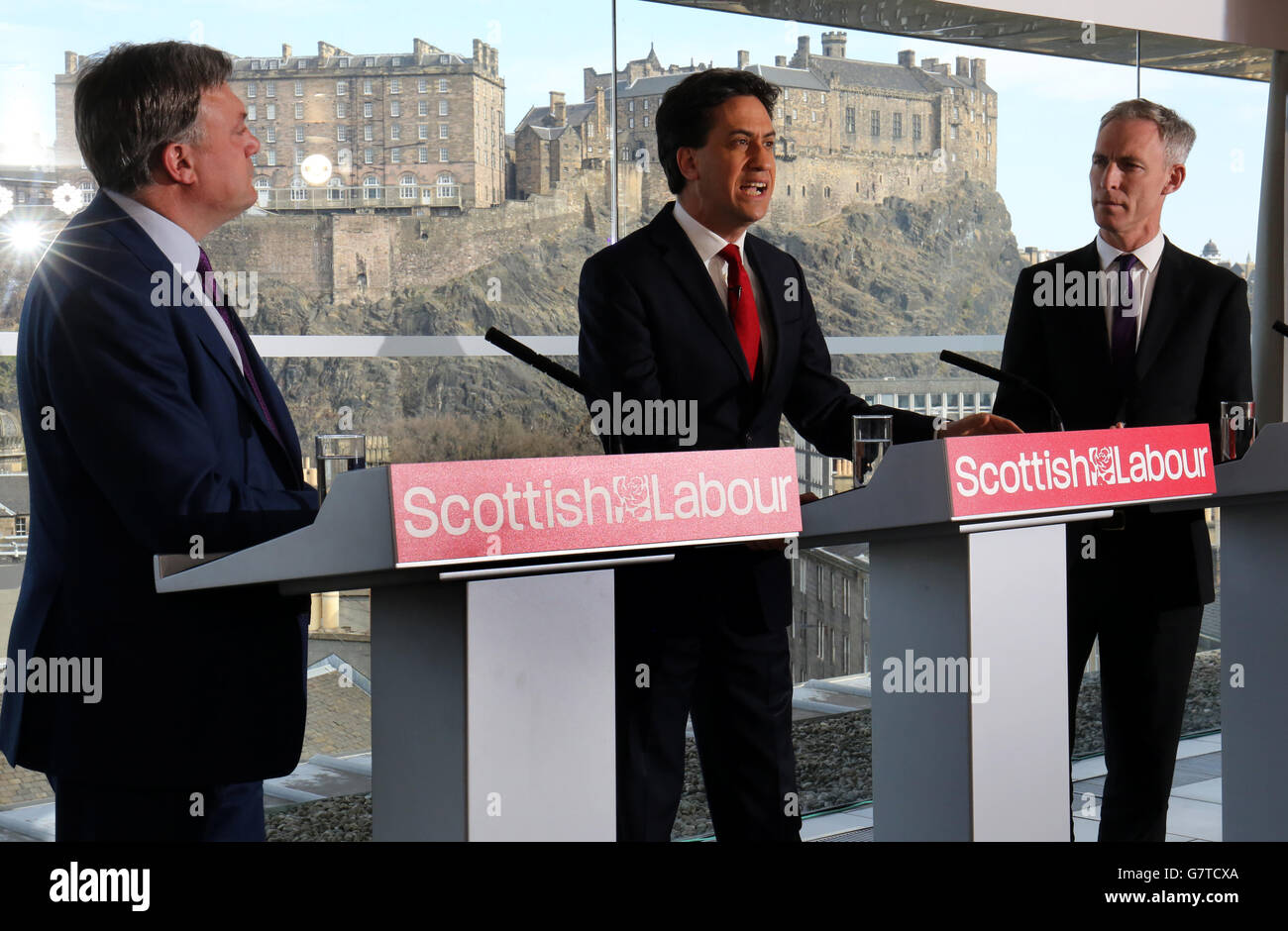 Left right scottish labour leader jim murphy hi-res stock photography ...