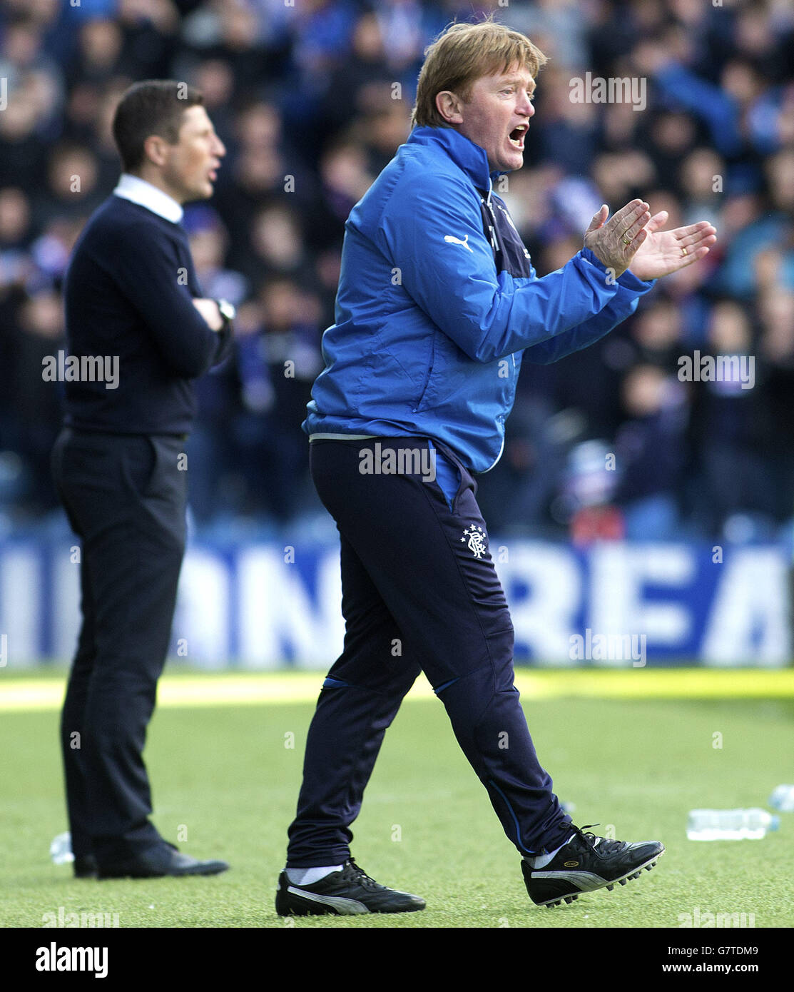 Rangers manager Stuart McCall (right) during the Scottish Championship ...
