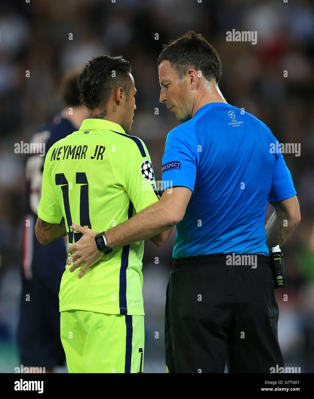 Referee Mark Clattenburg has a word with Barcelona's Neymar (left Stock ...