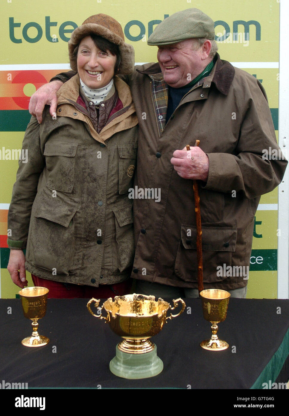 Horse racing henrietta knight stables open day west lockinge hi-res ...
