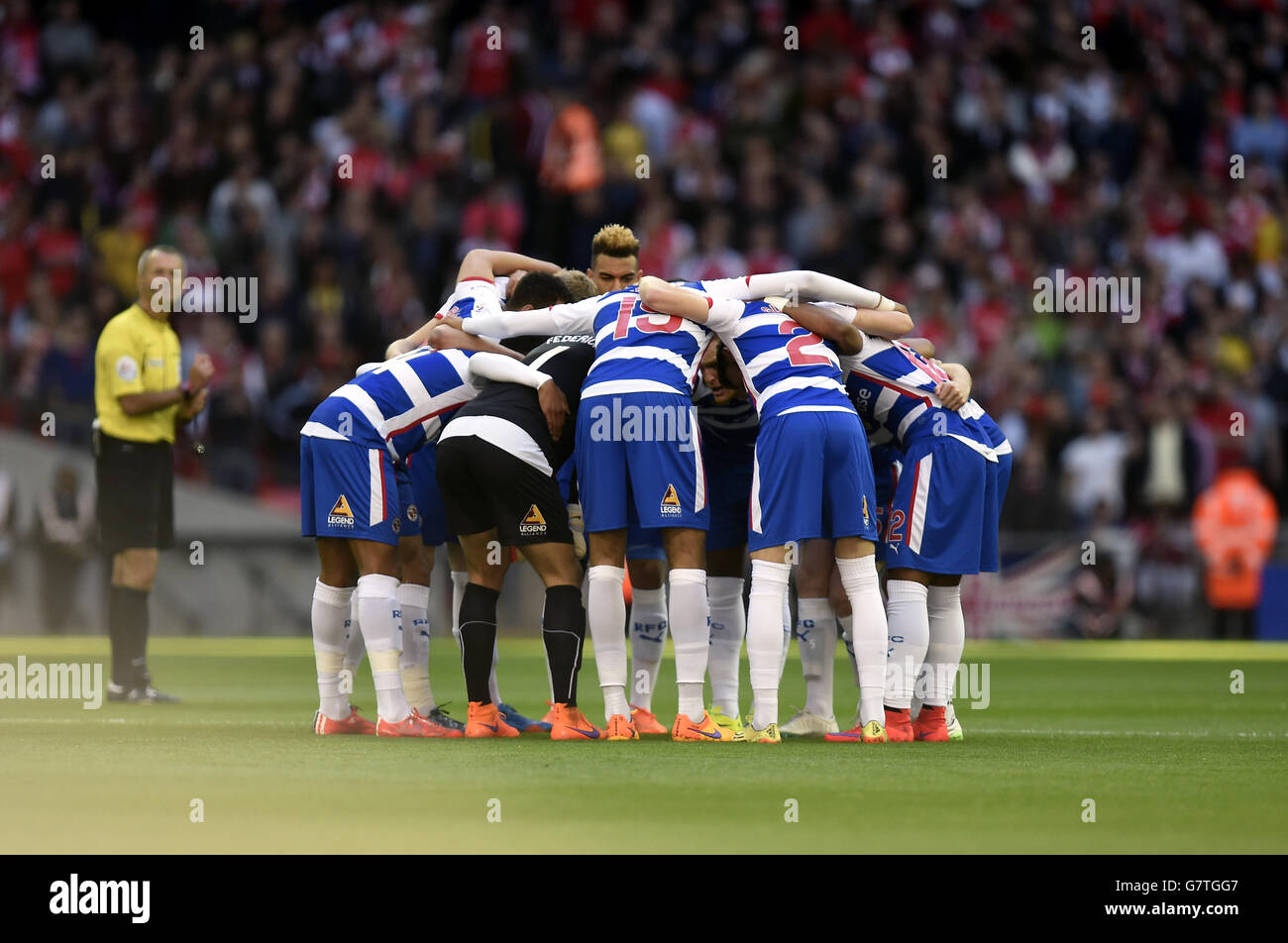 Reading have a team huddle before the FA Cup Semi Final match at ...