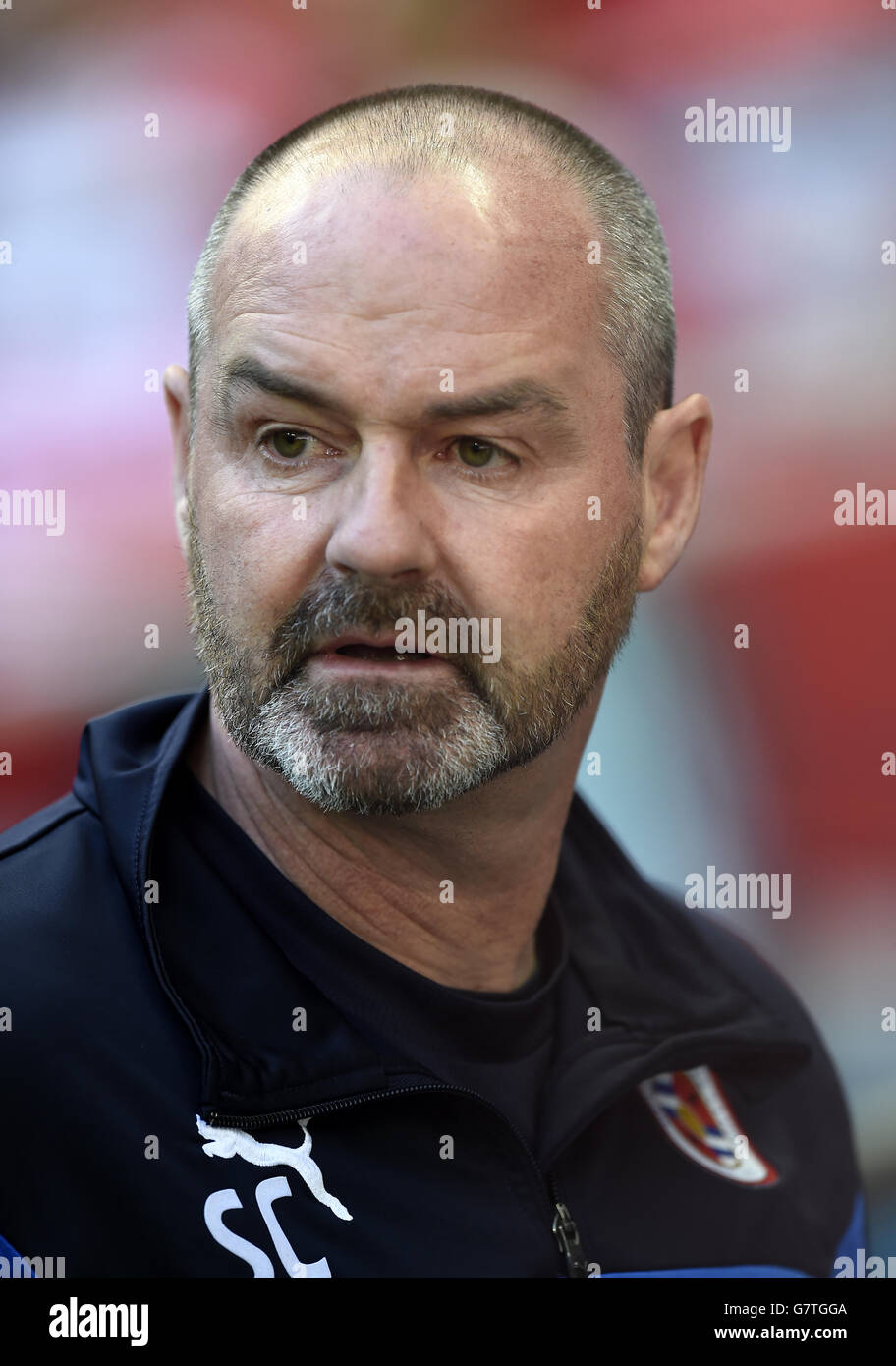 Reading manager Steve Clarke during the FA Cup Semi Final match at ...