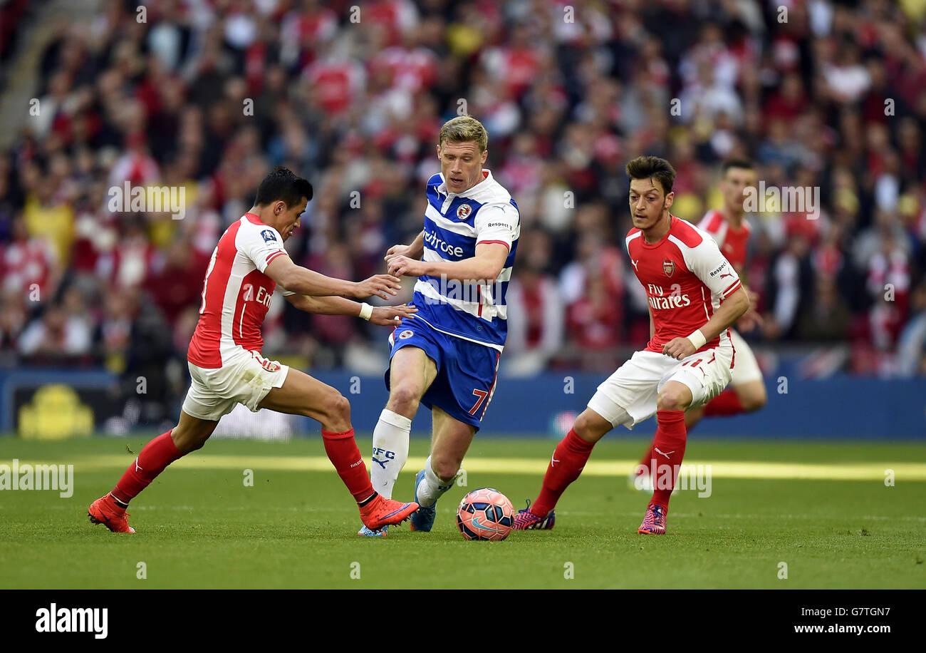 Soccer - FA Cup - Semi Final - Reading v Arsenal - Wembley Stadium ...