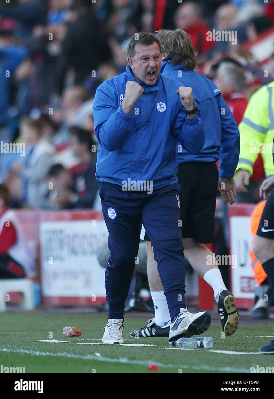Sheffield Wednesday Head of Goalkeeping Andy Rhodes celebrates after ...