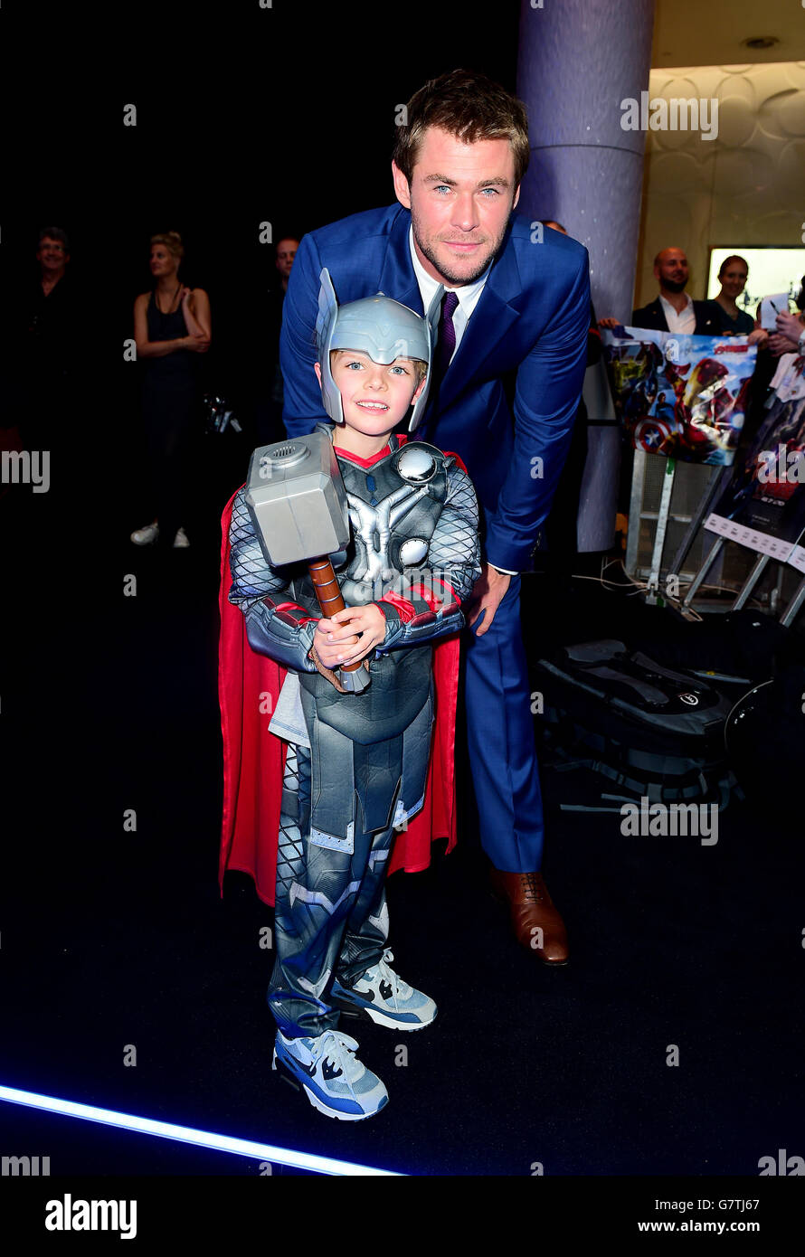 Chris Hemsworth (Thor) posing with a fan at the Marvel Avengers: The ...