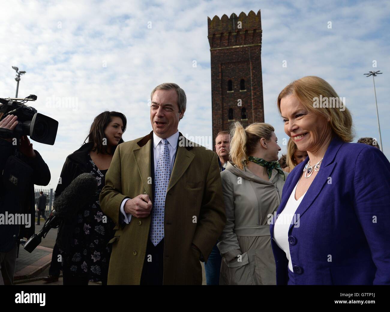 UKIP leader Nigel Farage meets candidate Victoria Ayling on the ...