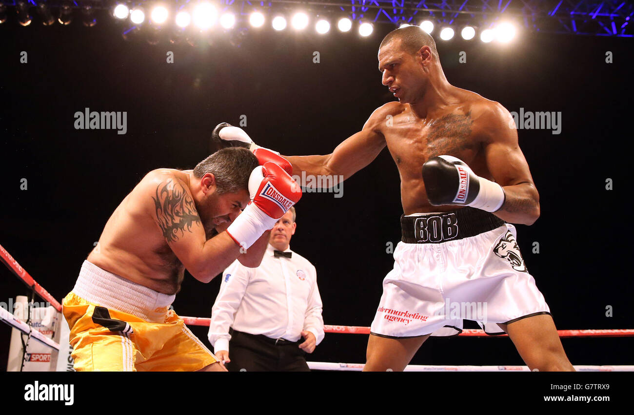 Boxing first direct arena hi-res stock photography and images - Alamy