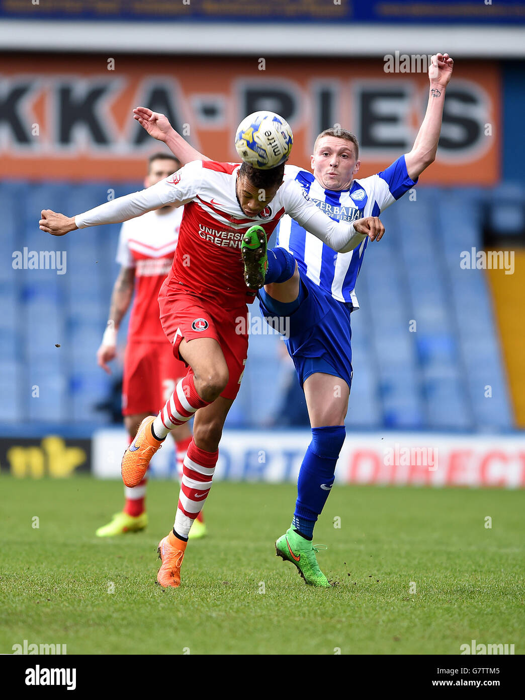 Charlton Athletic's Jordan Cousins and Sheffield Wednesday's Caolan ...