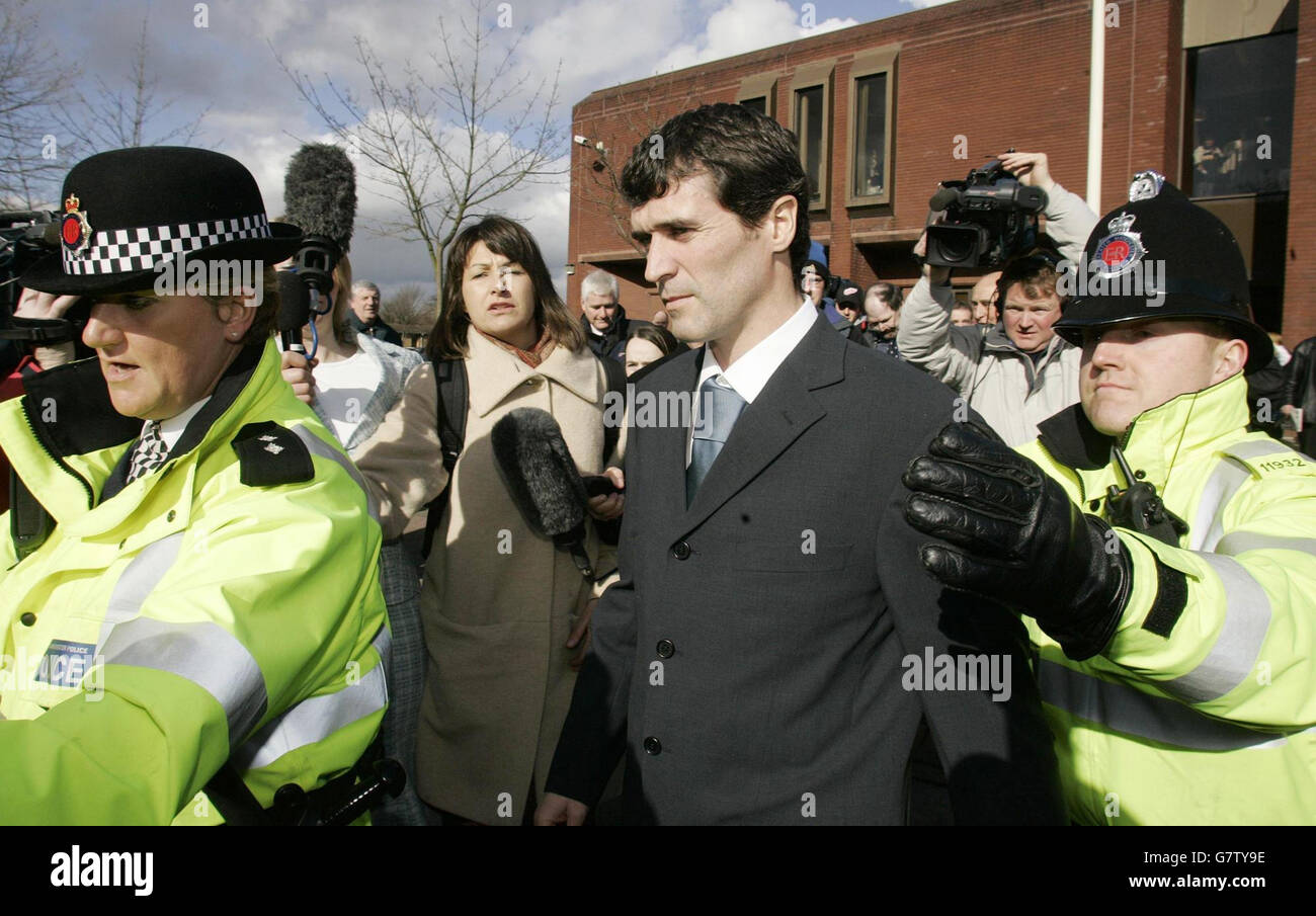 Captain roy keane hi-res stock photography and images - Alamy