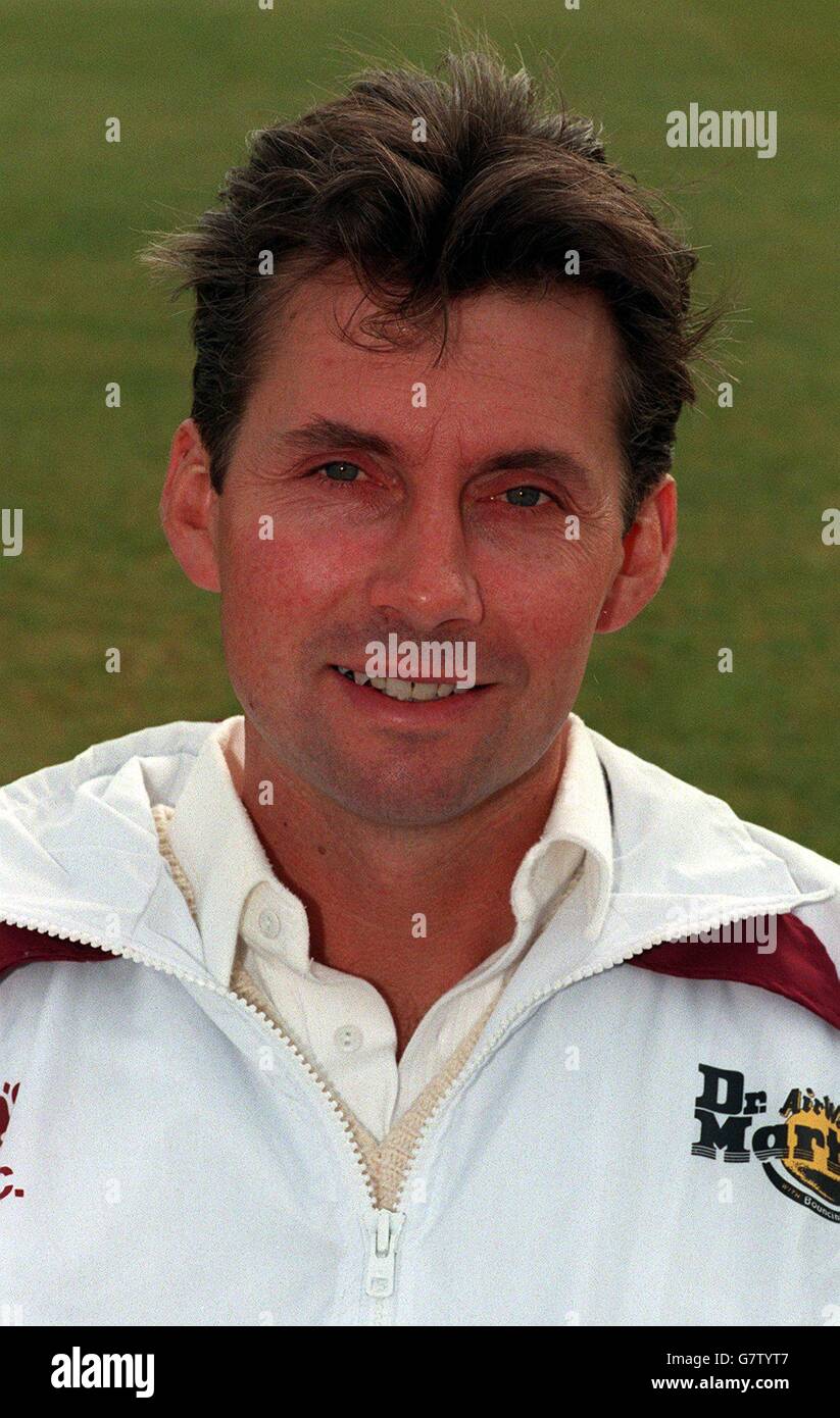 Neil foster cricket hi-res stock photography and images - Alamy