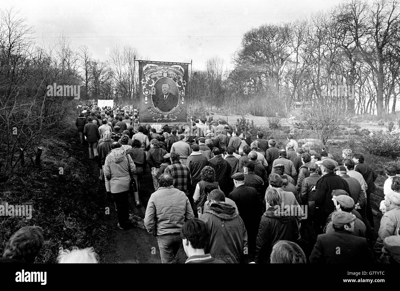 Return to work march to barrow colliery hi-res stock photography and ...