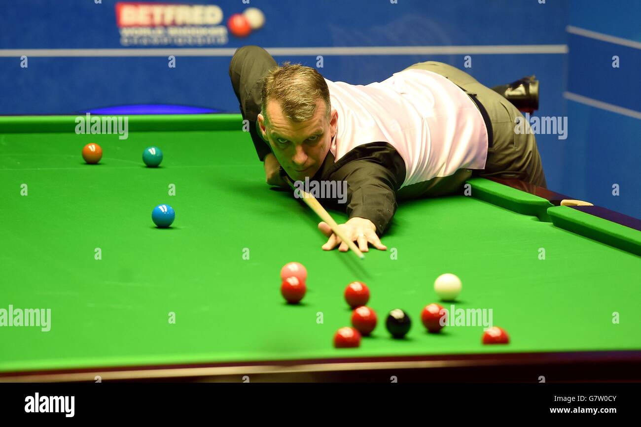 Mark davis world snooker championship hi-res stock photography and ...