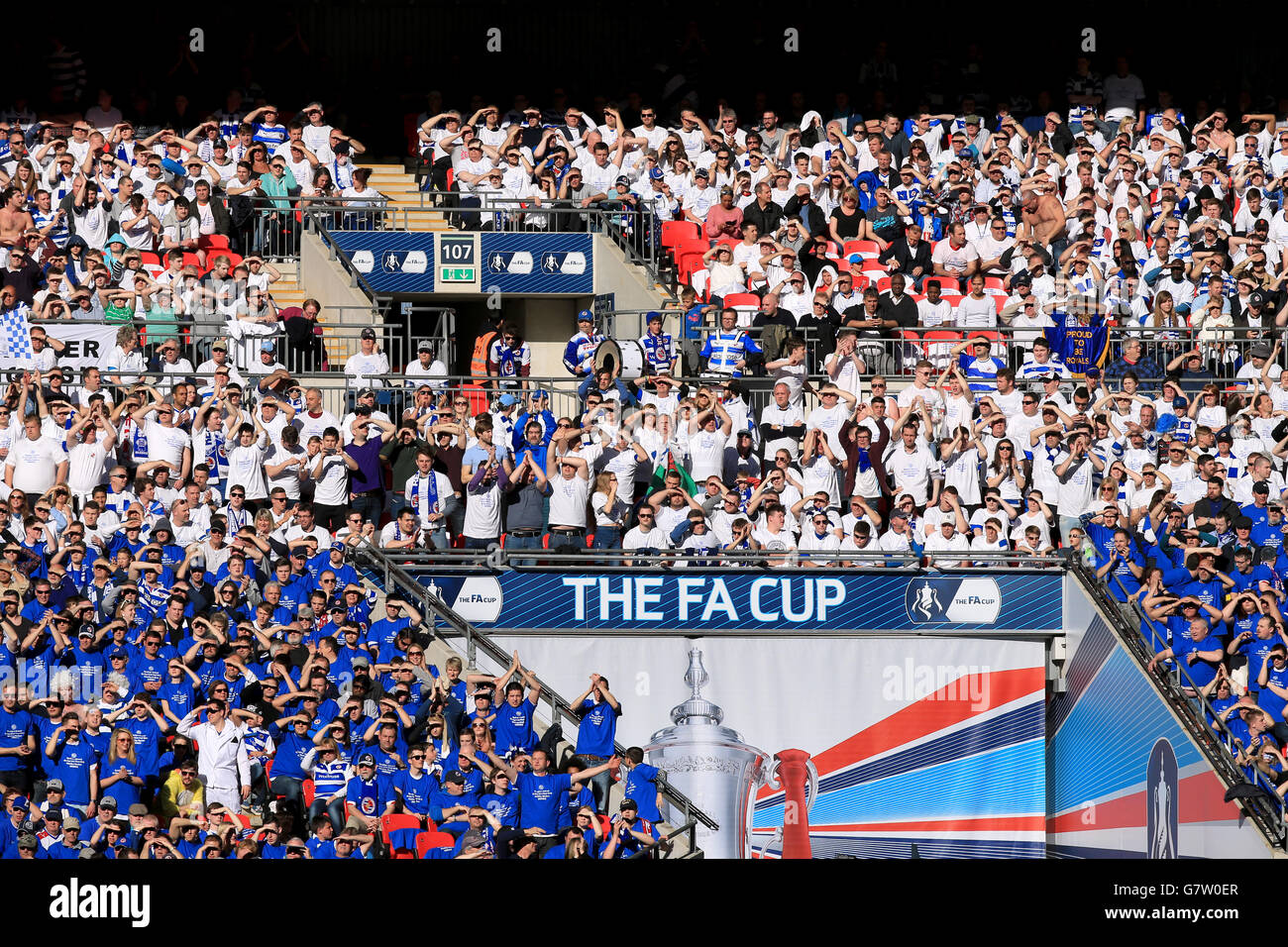 Fa cup semi final sign hi-res stock photography and images - Alamy