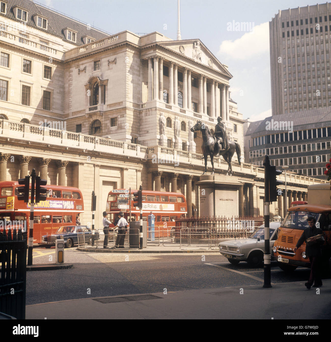 London bank england hi-res stock photography and images - Alamy