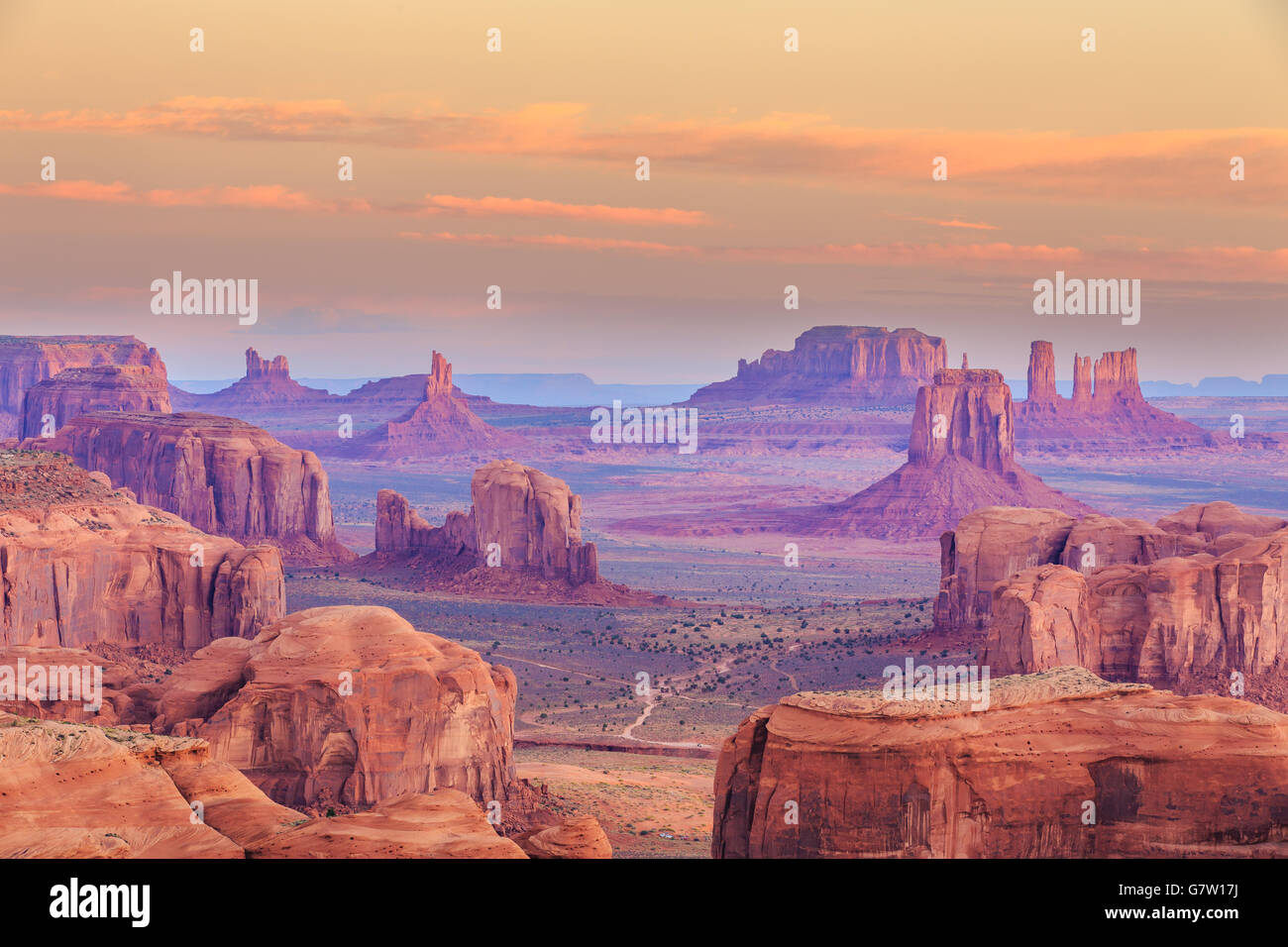 Hunts mesa monument valley hi-res stock photography and images - Alamy