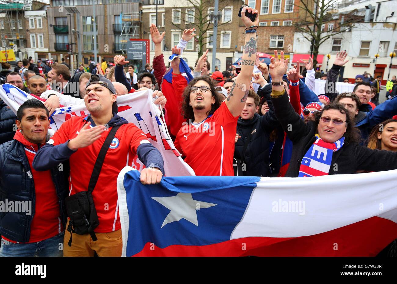 Chile fans arrive international friendly emirates stadium hi-res stock ...
